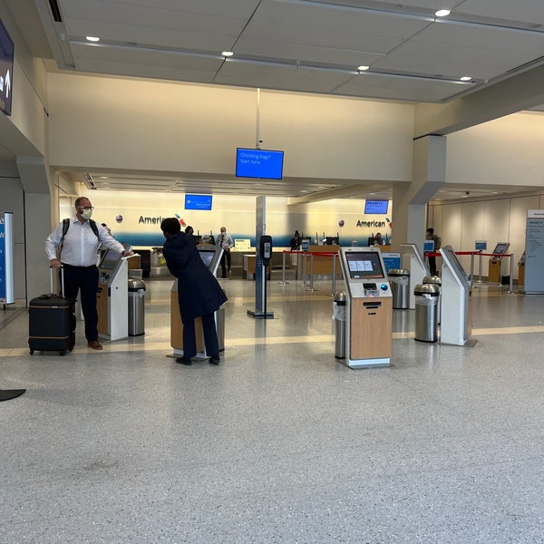 American Airlines Ticket Counter - 1 tip from 232 visitors