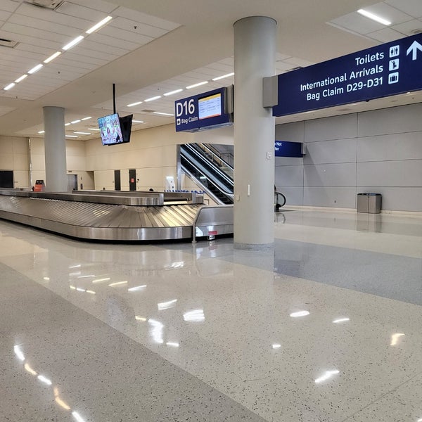 Bag Claim D15/D16 - DFW Airport, TX
