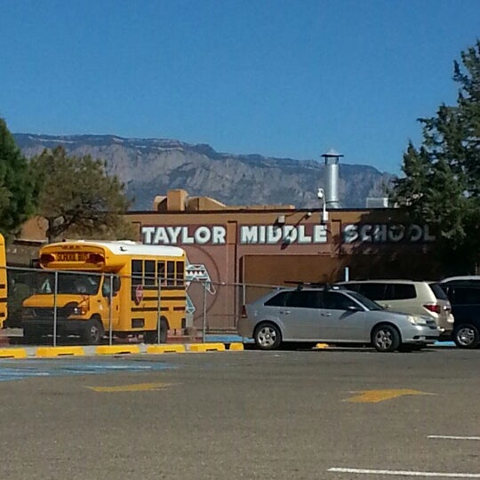 Taylor Middle School - Middle School in Los Ranchos