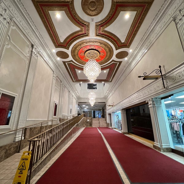 Warner Center - Structure in Fifth and Forbes Corridor