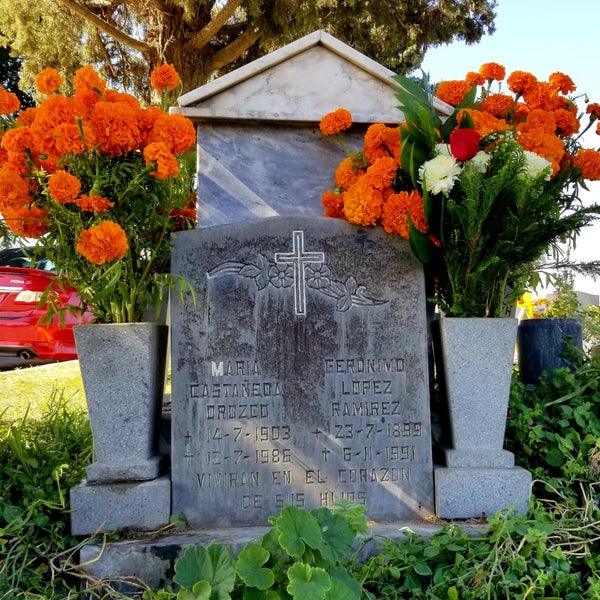 Panteon Monte de los Olivos - Cemetery in Tijuana