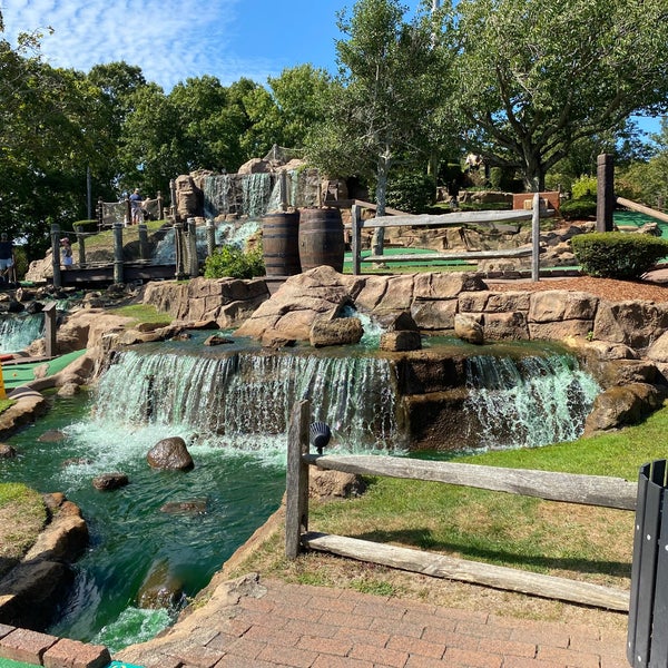 Pirate's Cove Adventure Golf - Mini Golf Course