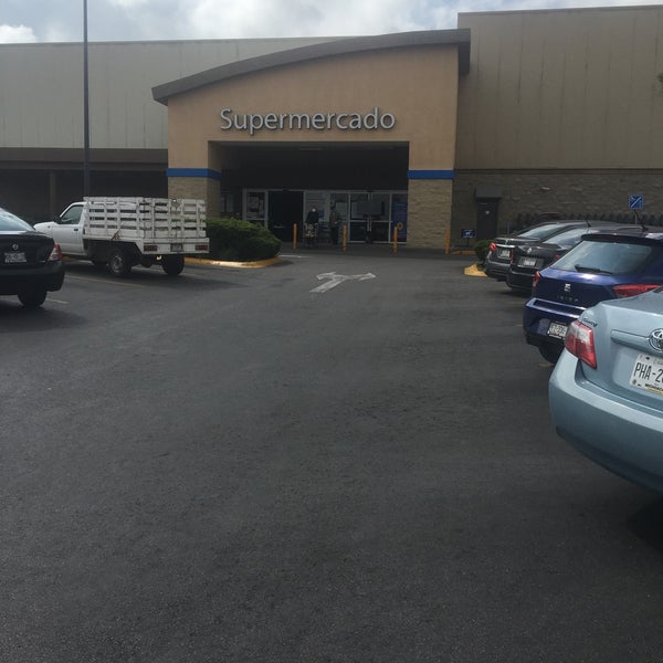 Walmart - Big Box Store in Morelia