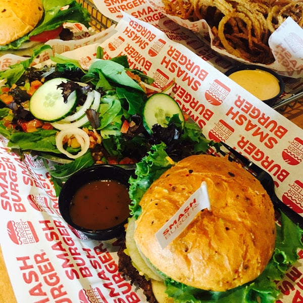 Smashburger - 2100 Snelling Ave N