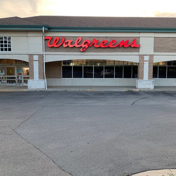 Walgreens - Pewaukee, WI