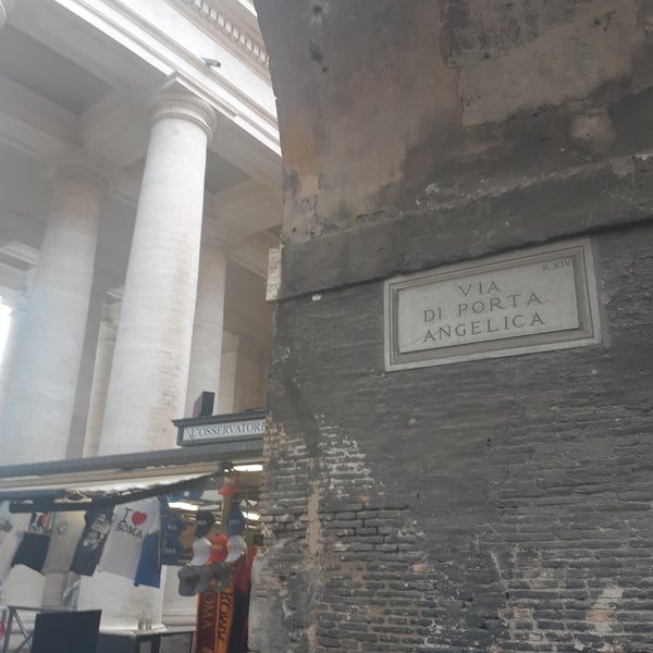Porta Angelica - Monument in Rome