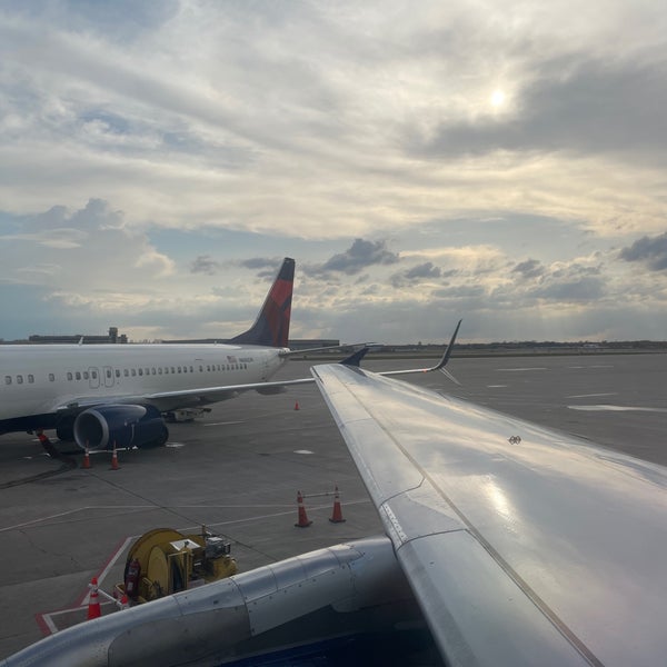 Gate G1 - Concourse G