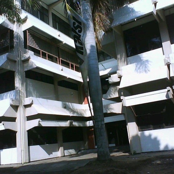 Gedung D9 Universitas Negeri Malang - College Classroom
