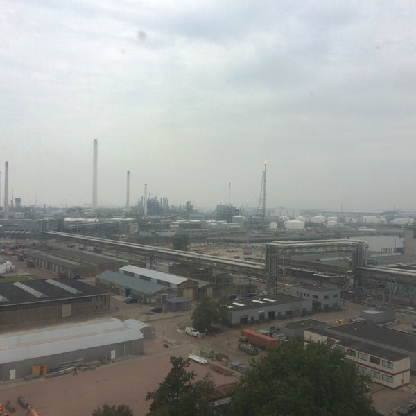 Photos at Shell Nederland Raffinaderij - Factory in Vondelingenplaat