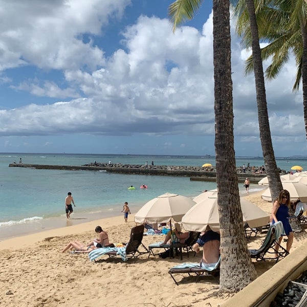 Pool at Outrigger Reef on the Beach - Arts and Entertainment in Waikiki
