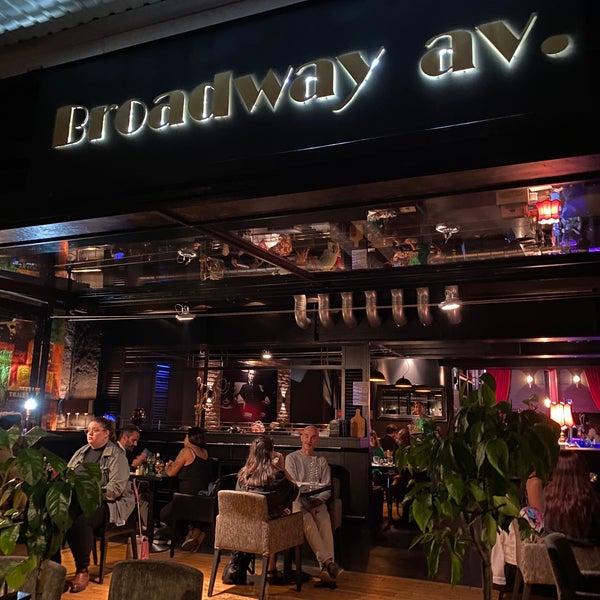 Broadway Av. - 5 tips from 87 visitors