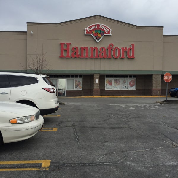 Hannaford Supermarket - Supermarket in Middletown