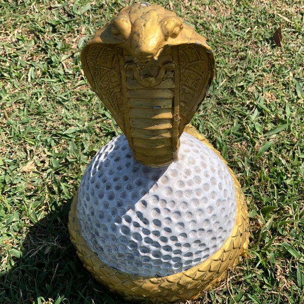 สนามกอล์ฟกานตรัตน์ (Kantarat Golf Course) - สนามกอล์ฟ