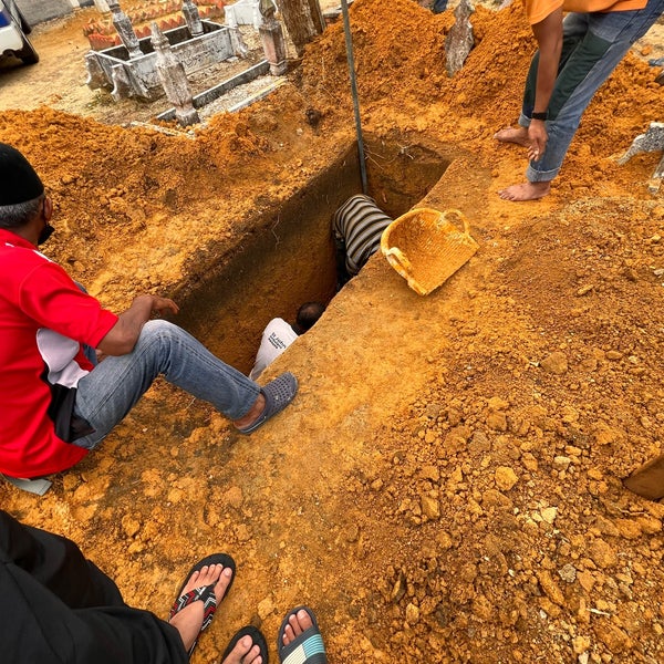 Tanah Perkuburan Islam Kampung Segenting - Cemetery in Batu Pahat
