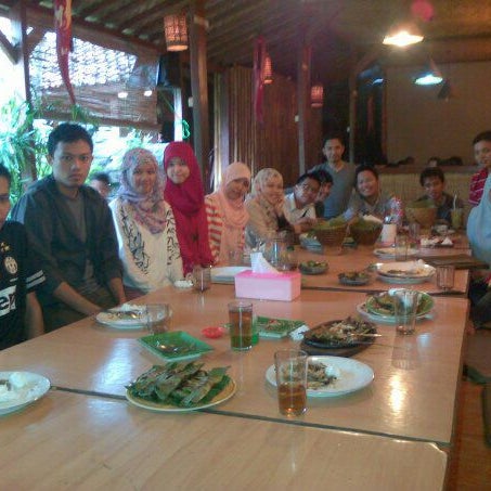 Rumah Makan Khas Sunda Cibiuk - 3 tips from 185 visitors