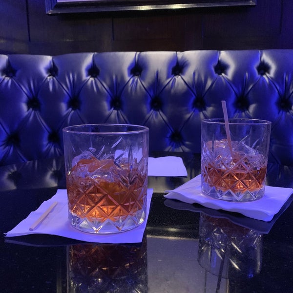 Photos at Blue Bar at The Algonquin Hotel Times Square, Autograph ...