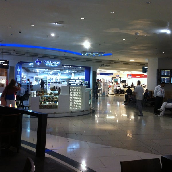 Indira Gandhi International Airport (DEL) - 576 tips from 47115 visitors