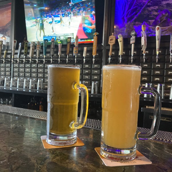Hopsmith Tavern - Pub in Near North Side