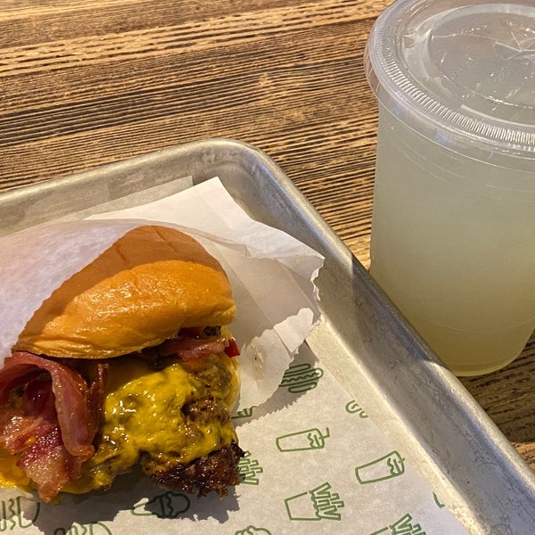 Shake Shack - Burger Joint in Penn Quarter