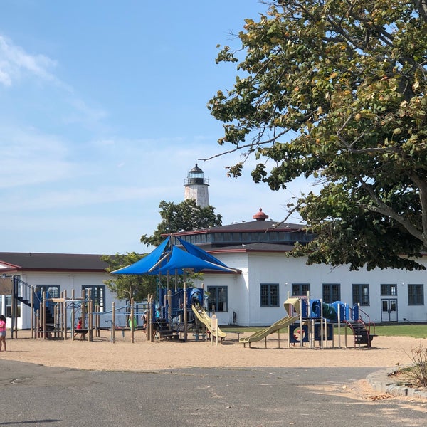 Lighthouse Point Park - Park in East Shore