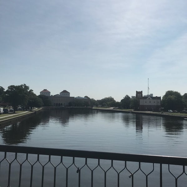 The Hague Walking Bridge - Bridge in Norfolk