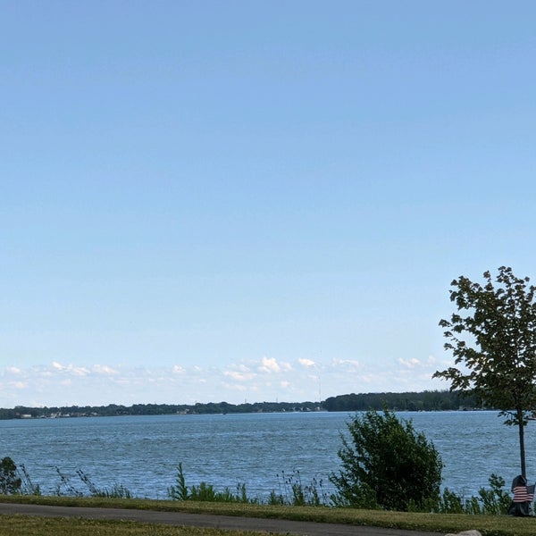 Gratwick Riverside Park - Park in North Tonawanda
