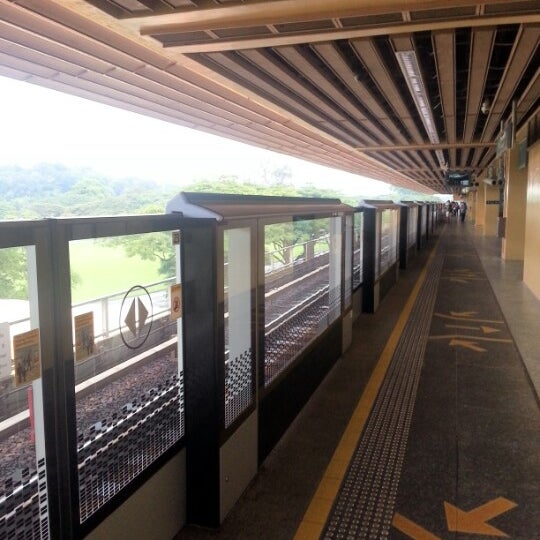 Commonwealth Mrt Station