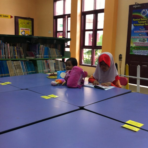 Perpustakaan Awam Bukit Chandan - Library