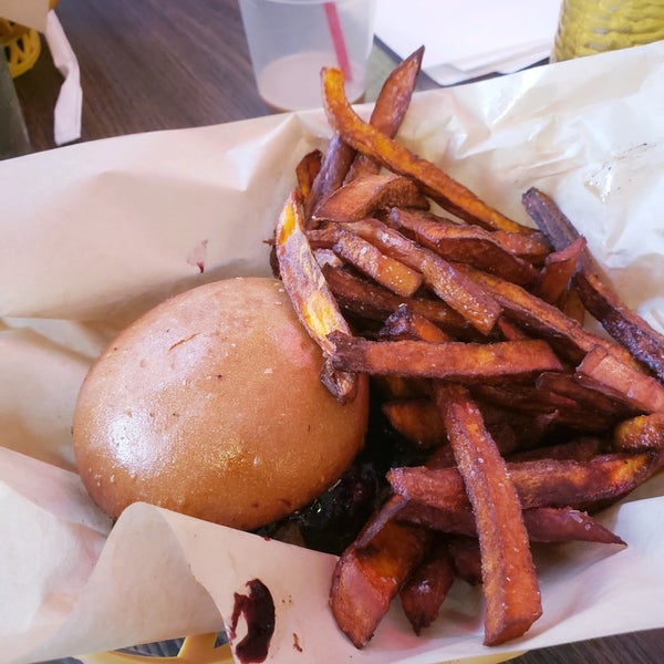 Burger Dive - Downtown - 114 N 27th St