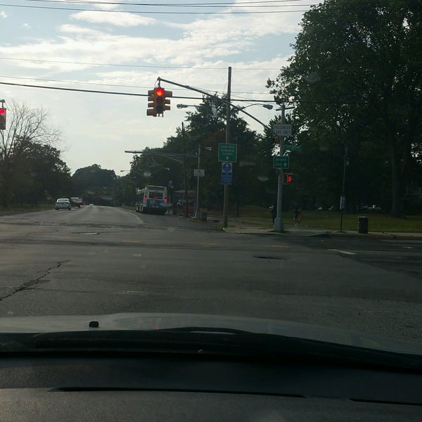 MTA MaBSTOA Bus at Pelham Parkway & Eastchester Road: (Bx12 & +Select ...