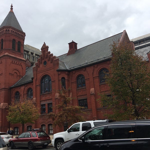 Francis Scott Key Hall - George Washington University - 195 visitors