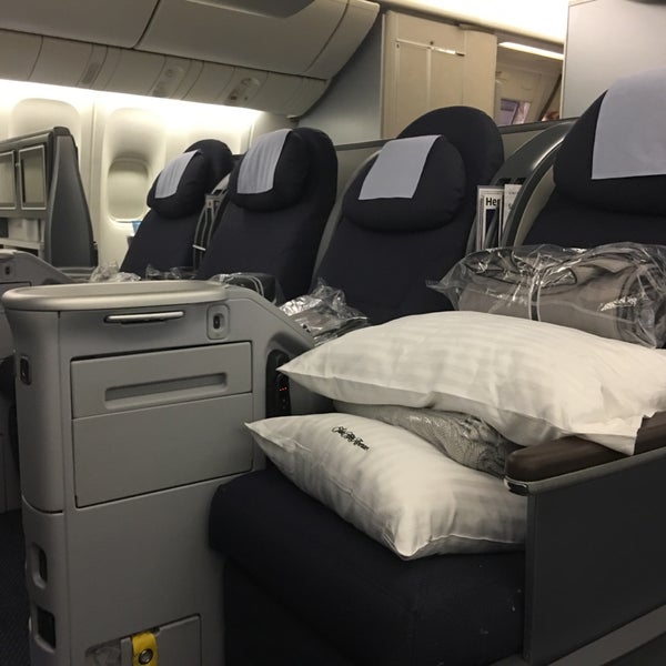 Gate C1 - Airport Gate in Chantilly