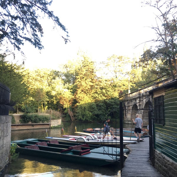 Magdalen Bridge Boathouse - Harbor or Marina