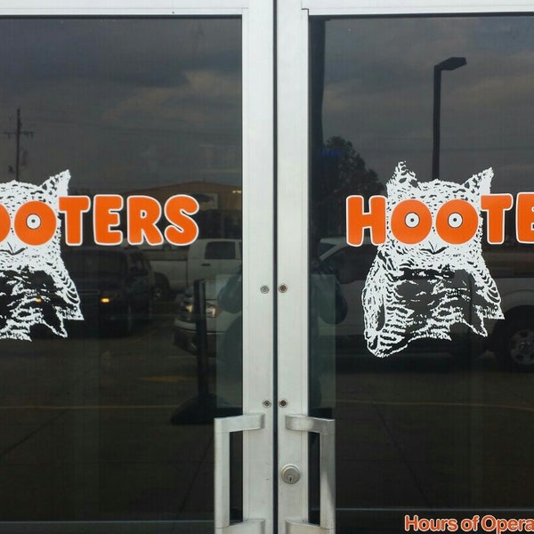 Hooters - Baton Rouge, LA