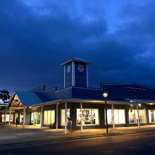 Lahaina Center - Shopping Mall