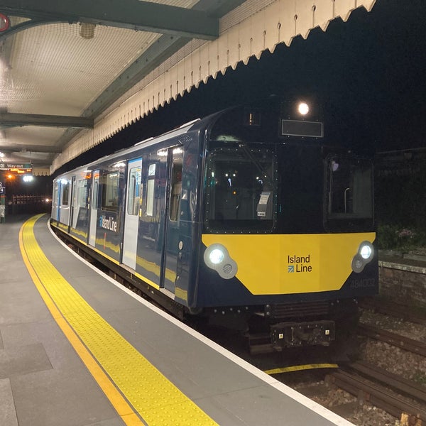 Ryde Esplanade Railway Station (RYD) - 1 tip from 448 visitors