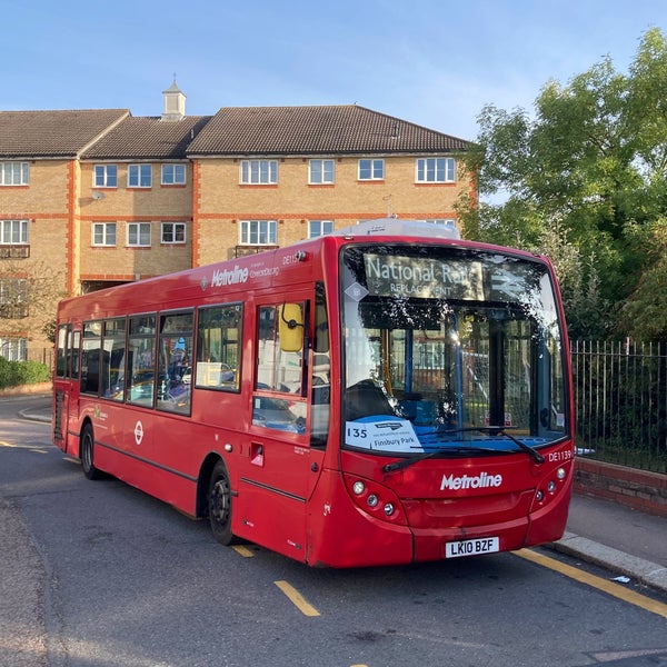 New Barnet Railway Station (NBA) - Station Approach