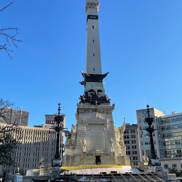 Monument Circle - Downtown Indianapolis - Monument Cir