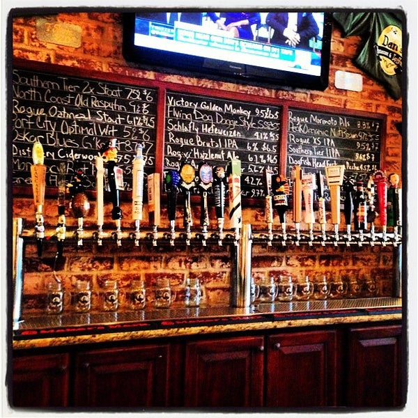 Dan's Restaurant & Tap House - Pub