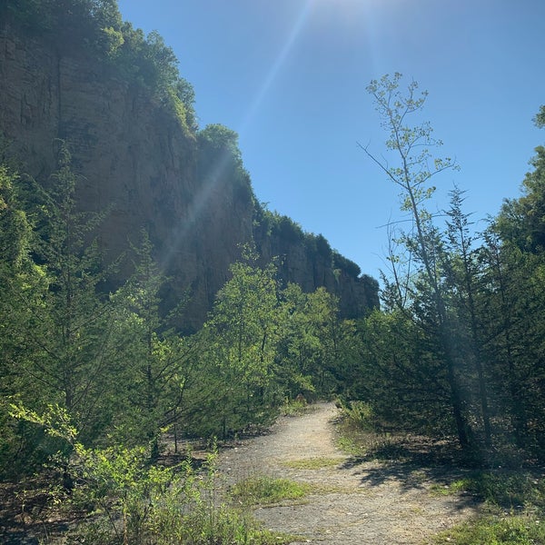 Horseshoe Bluff - Hiking Trail