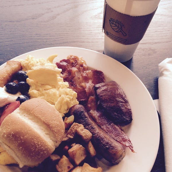 Round House Bar And Grill - 275 Whitney Ave