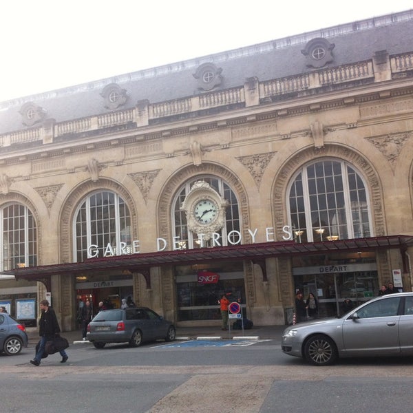 Gare SNCF de Troyes - Train Station in Troyes