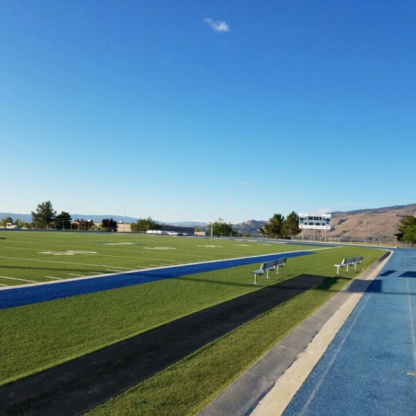 McQueen High School - High School in McQueen