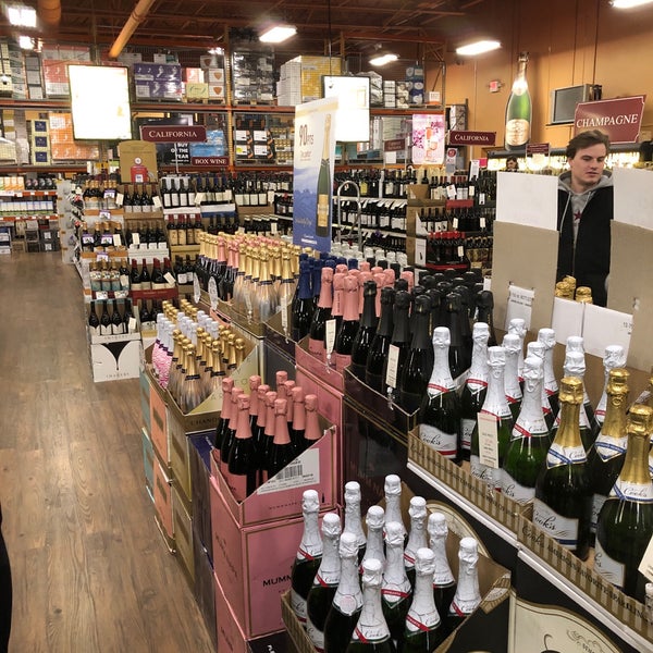 Lisa's Liquor Barn - 8 tips from 670 visitors