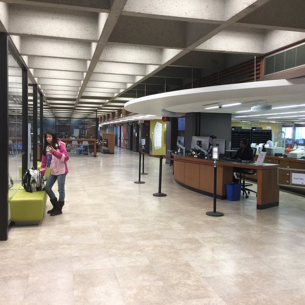 W.A.C. Bennett Library - Burnaby Mountain - Burnaby, BC