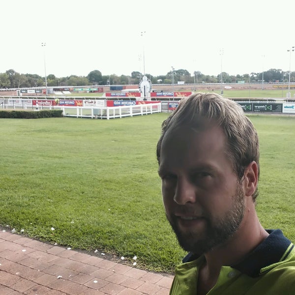 Fannie Bay Racecourse - Racecourse in Fannie Bay