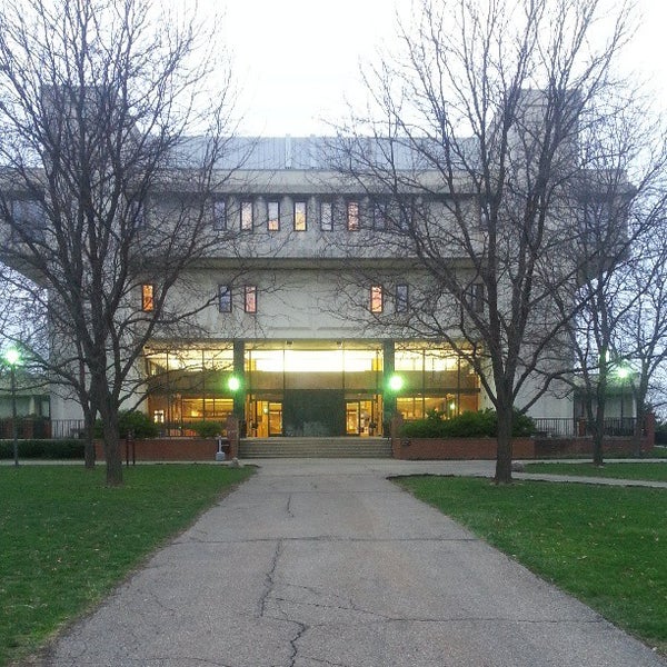 Jennie King Mellon Library, Chatham University - 83 visitors