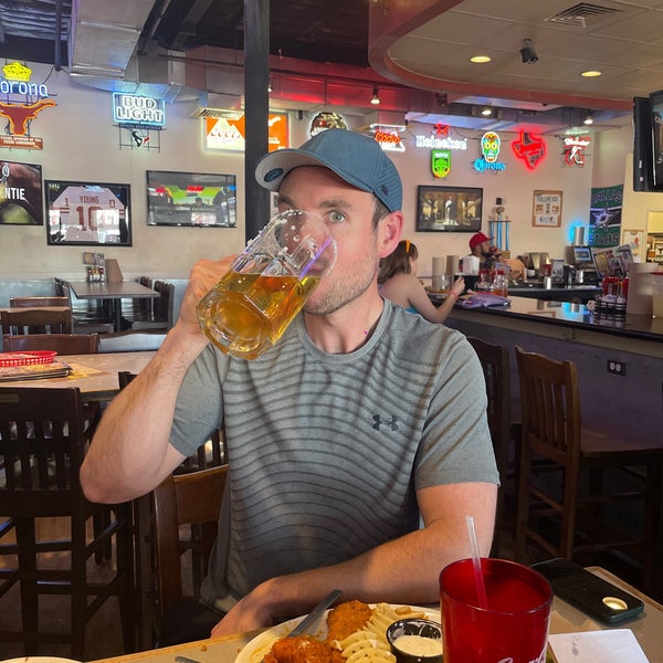 Pluckers Wing Bar - North Shoal Creek - Austin, TX