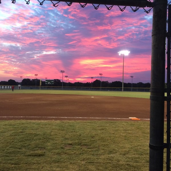 Kiest Park - Southwest Dallas - 3080 S Hampton Rd