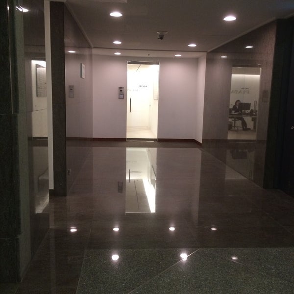 PRADA Singapore Office